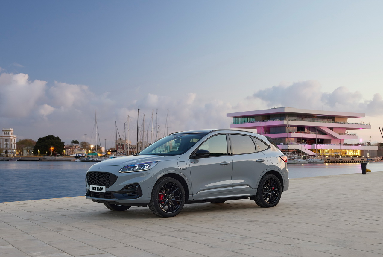 Novo Ford Kuga Graphite Tech Edition oferece de série umdesign ...